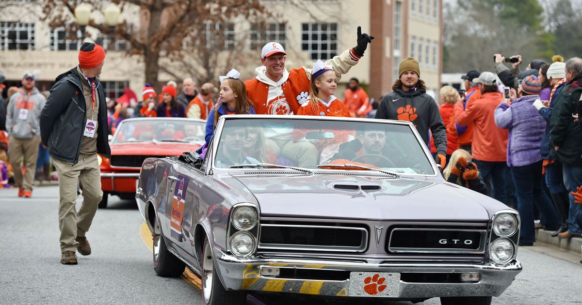 Clemson celebrates latest title amid cheers and doughnuts | The Seattle ...