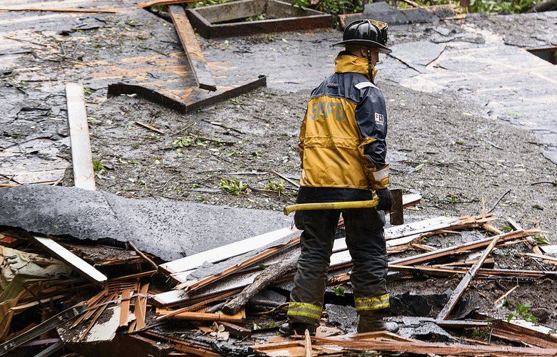 Storm creates chaos in California with flooding, mudslides | The ...
