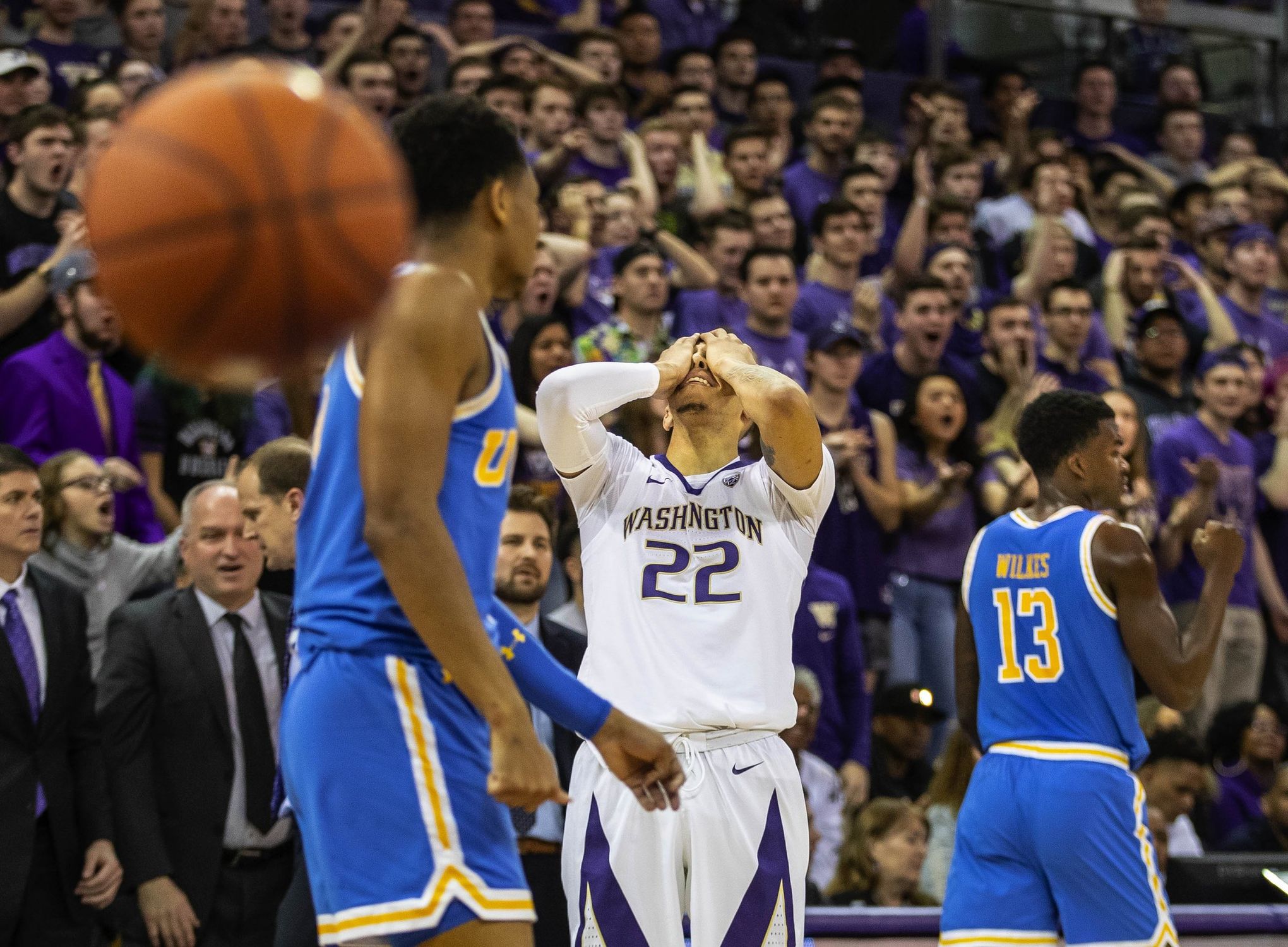 Huskies use hot hand from deep to beat UCLA, complete perfect first ...