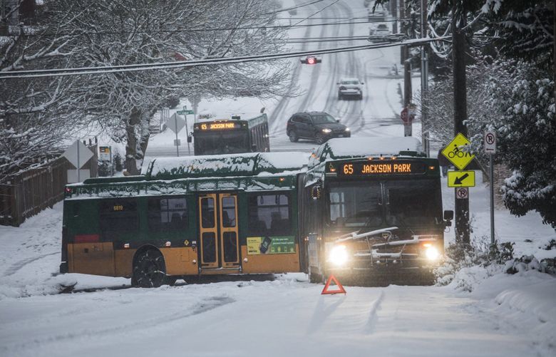 Seattle’s first snow of the year wreaks havoc on traffic, cancels ...