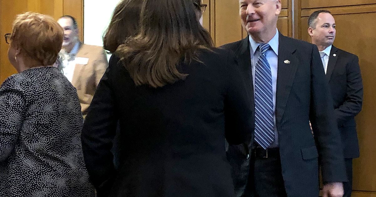 Ailing Oregon Secretary of State scales back office hours | The Seattle ...