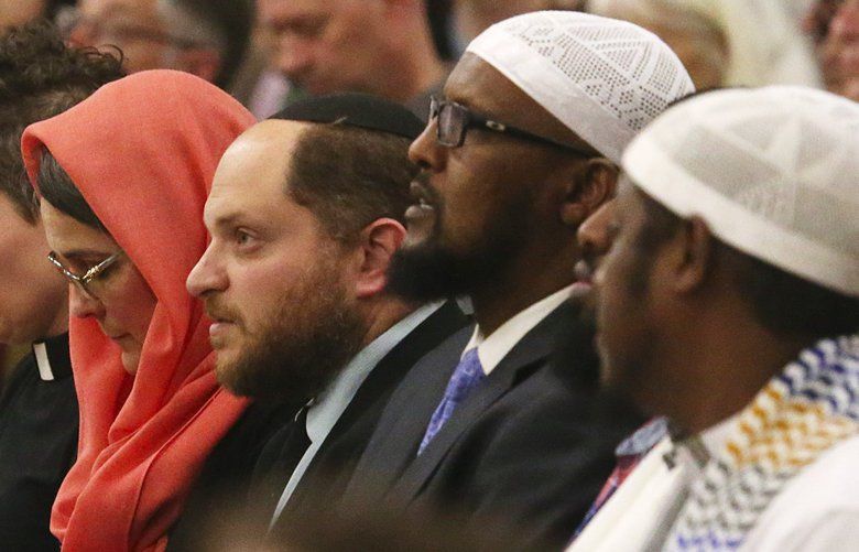Call for unity as hundreds gather at Redmond mosque to remember the ...