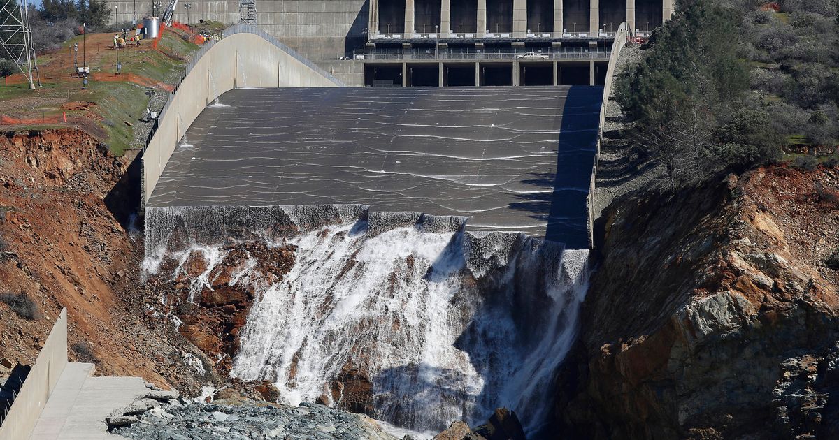 Repaired spillway at nation’s tallest dam to be deployed | The Seattle ...