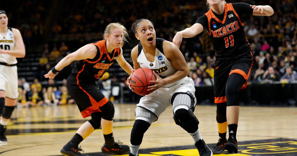 No. 2 Iowa survives Mercer 66-61 | The Seattle Times
