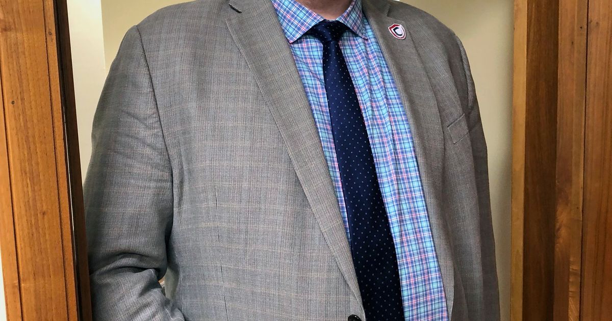 Politician’s claim as tallest might be a stretch | The Seattle Times