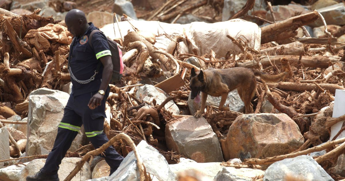 Aid finally reaches Zimbabwe village 12 days after cyclone | The ...