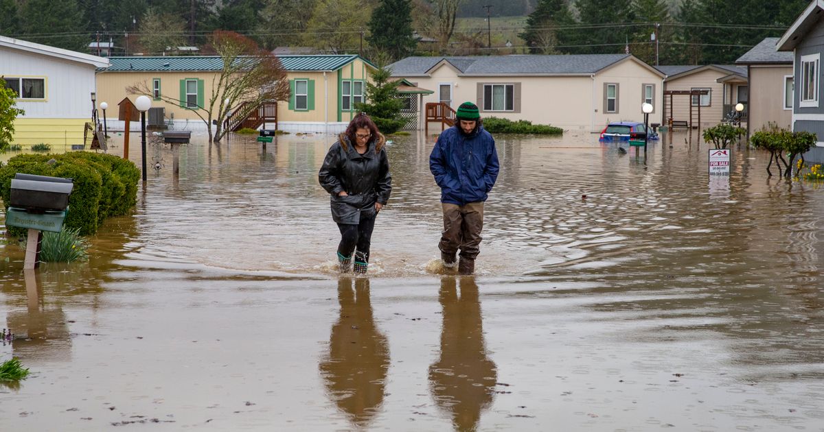 Flooding Forces Evacuations For 2nd Day In Oregon The Seattle Times