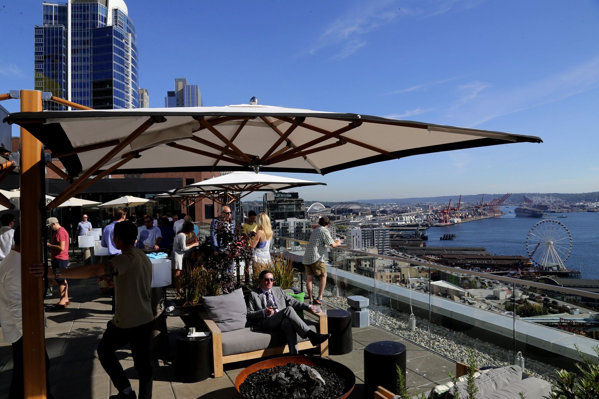 Rooftop Dining Downtown Seattle With View Best Rooftop Bars In