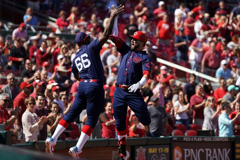 Giants shake off 4-run Reds first, pull out 6-5 win | The Seattle Times