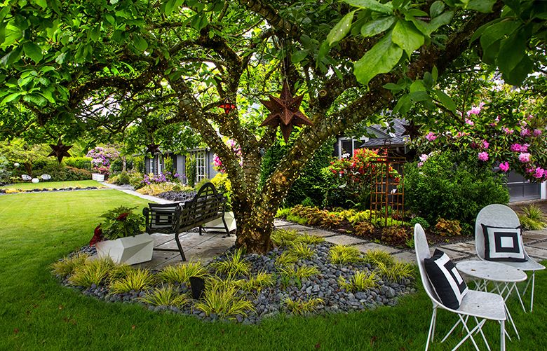 Sharalyn Ferrel’s colorful, quirky Bellevue garden reflects her zest ...