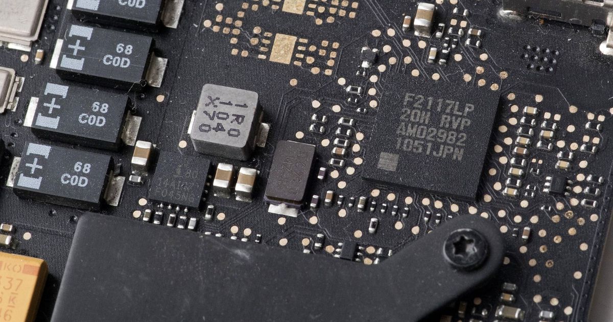 Apple buys Intel’s smartphone modem division for $1 billion | The ...