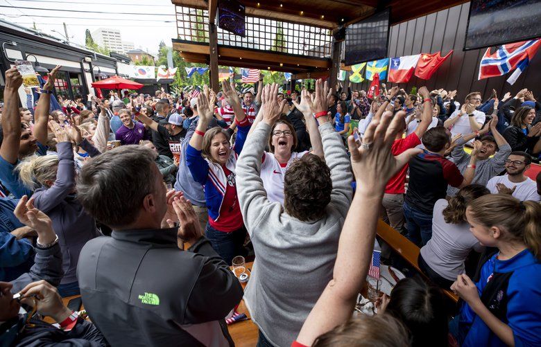 Hundreds of Seattle fans celebrate U.S. win at Women’s World Cup watch ...
