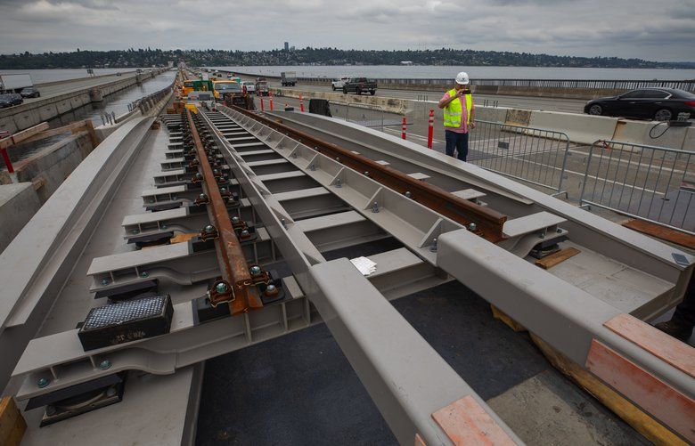 Train tracks on the I-90 floating bridge? Sound Transit is building ...