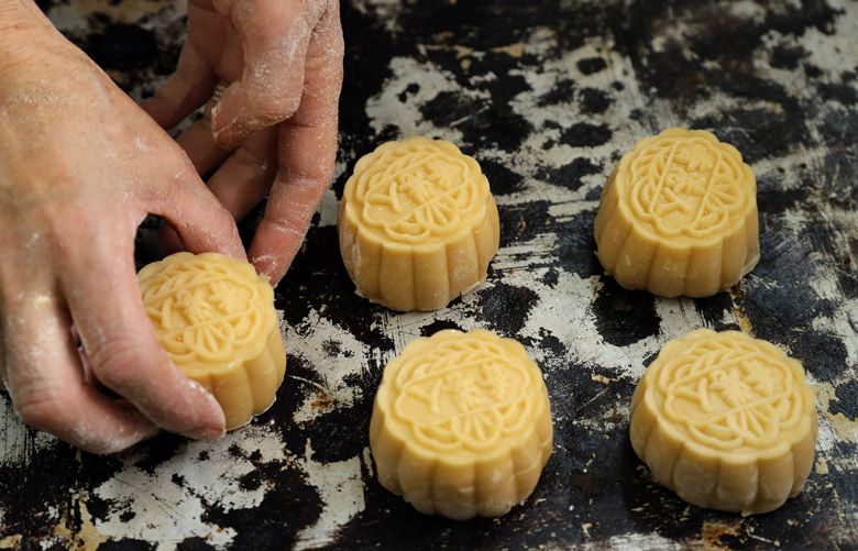 Hong Kong bakery’s mooncakes carry protest movement slogans | The ...