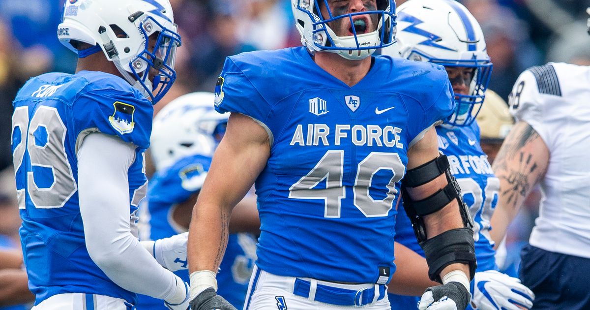 Secret’s out on hard-hitting Air Force linebacker | The Seattle Times