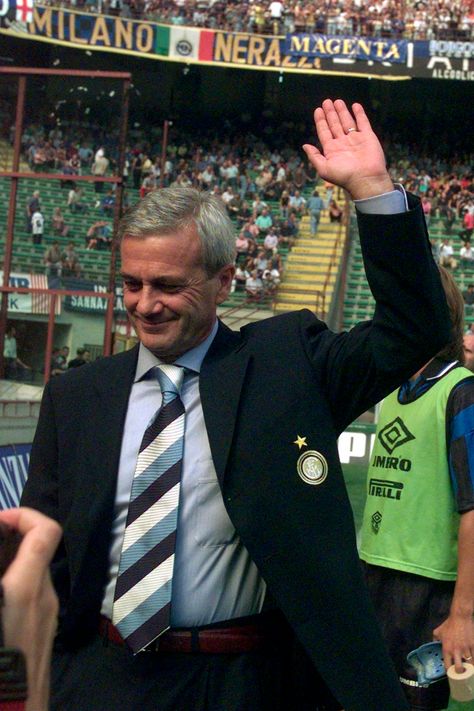 Former Inter coach Simoni still in critical condition | The Seattle Times