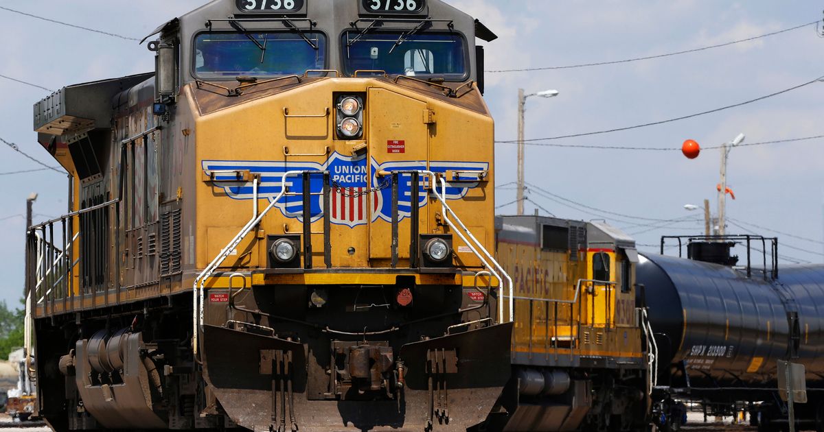 Union Pacific railroad trims volume outlook for rest of 2019 | The ...