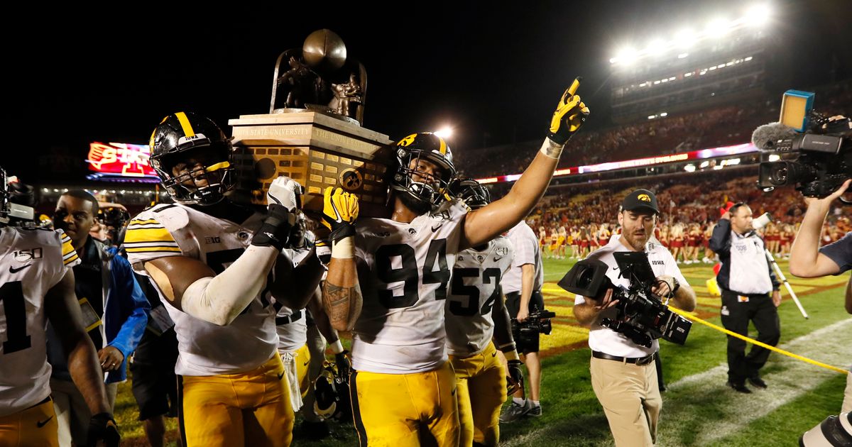 No. 19 Iowa rallies to beat Iowa State, 18-17 | The Seattle Times