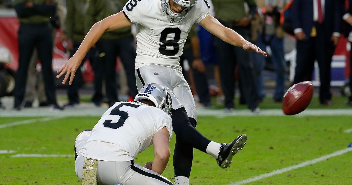 Carlson thrives with Raiders after release by Vikings | The Seattle Times