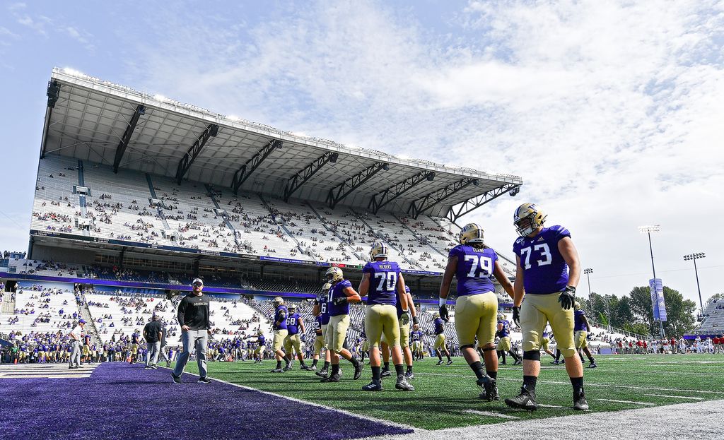 How to sign one of the best offensive-line classes in Husky history in ...
