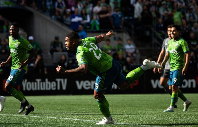 Roman Torres returns from suspension to help Sounders lock up No. 2 ...