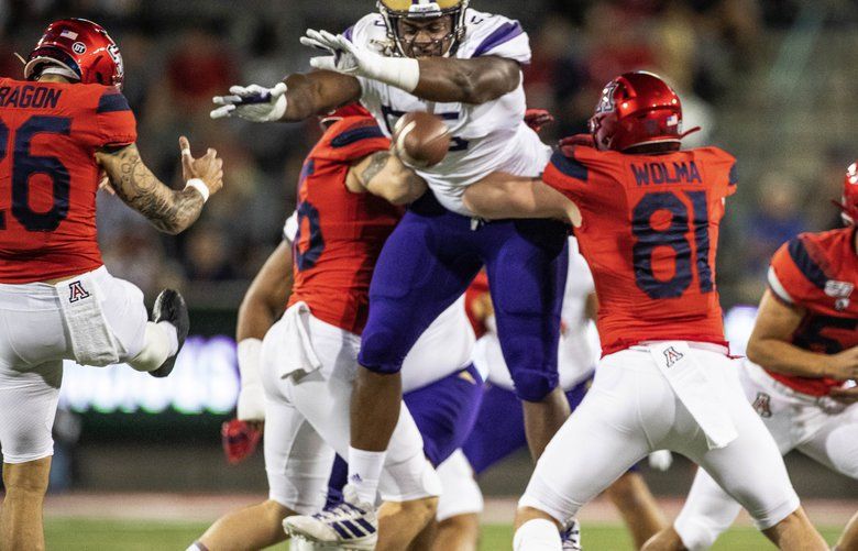 What a pair of blocked kicks say about athletic UW defensive lineman ...