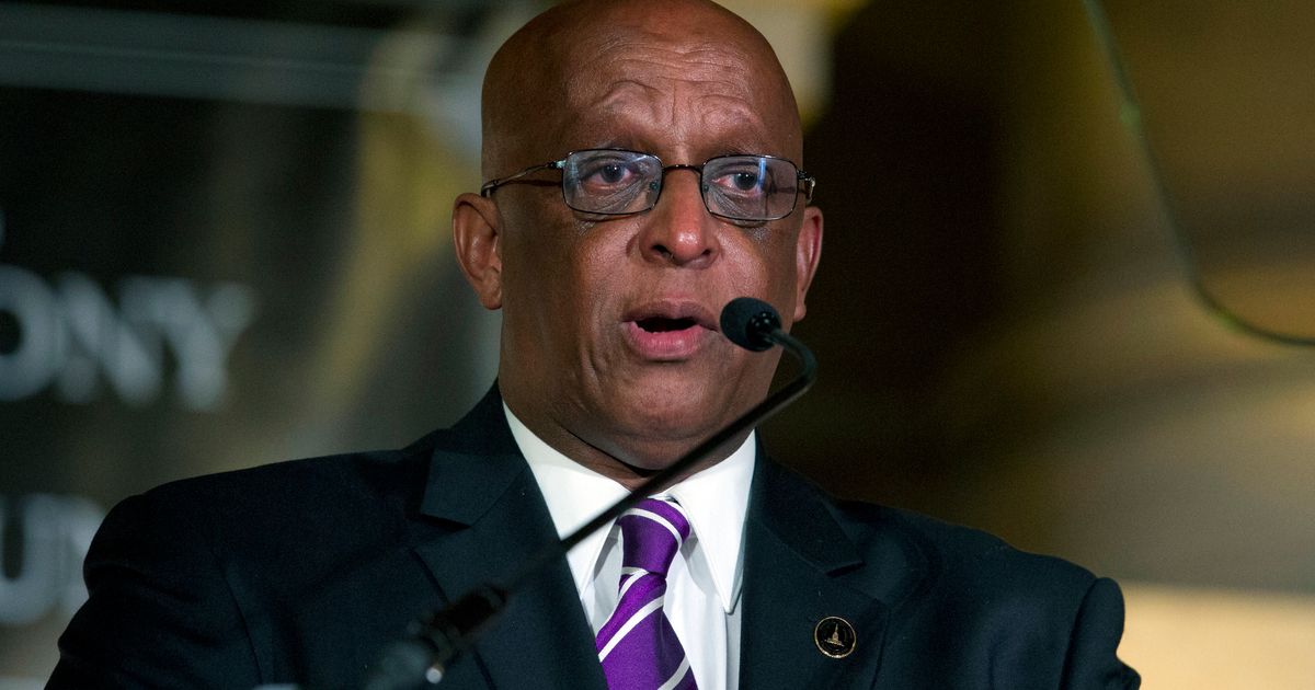 Baltimore mayor now says he plans to run for the office | The Seattle Times