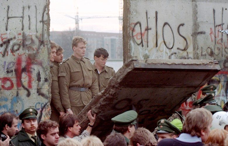 30 years after the fall of the Berlin Wall, German-born Seattleites ...