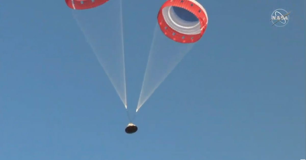 Boeing crew capsule completes major flight test in desert | The Seattle ...