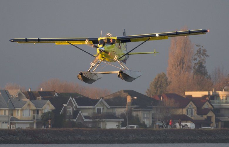 Electric seaplane takes short test flight; Redmond-based MagniX ...