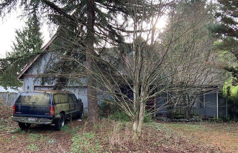 Trash-filled Bothell home, too hazardous to tour, attracts 17 offers ...