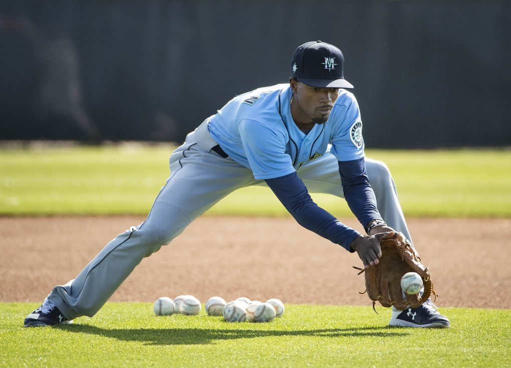 Dee Gordon blames himself for his struggles with the Mariners, and he’s ...