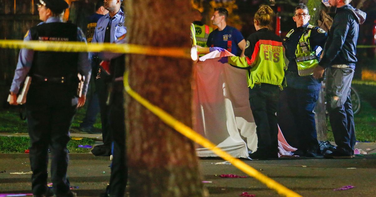 Woman struck and killed by Mardi Gras float during parade | The Seattle ...