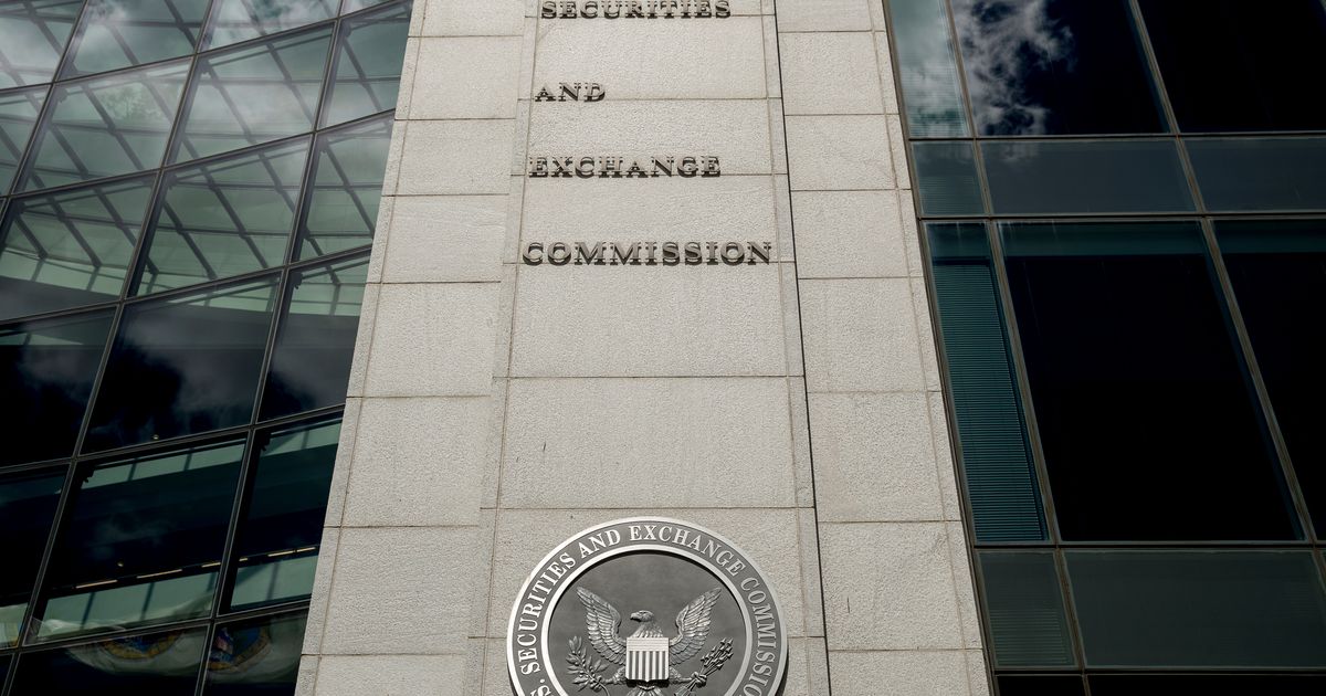 SEC asks DC workers to telecommute after employee is treated | The Seattle Times