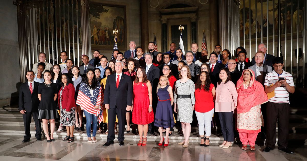 Almost half of U.S. foreign-born in past decade had college | The ...