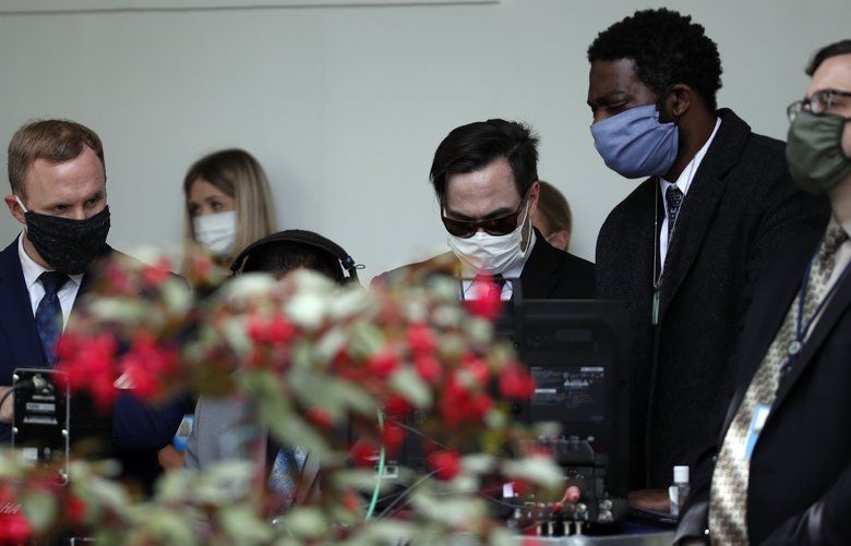 White House orders staff to wear masks as Trump misrepresents testing ...