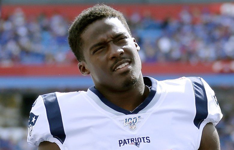 Phillip Dorsett fitting in with Seahawks even if he has yet to step ...
