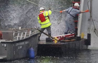 Ballard Locks gets a slide ready for juvenile salmon | The Seattle Times