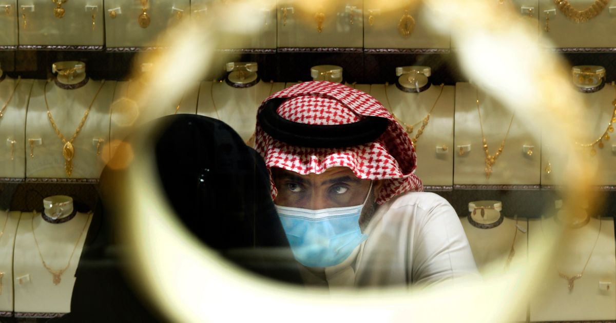 Saudi shoppers rush to buy gold before taxes triple | The Seattle Times