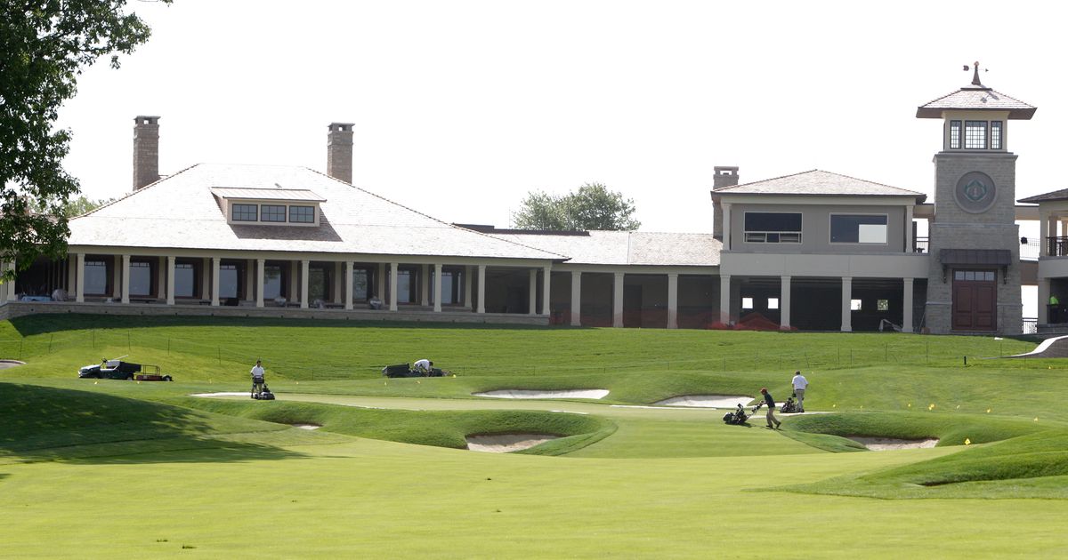 How to make 1 golf course look like 2 different tournaments | The ...