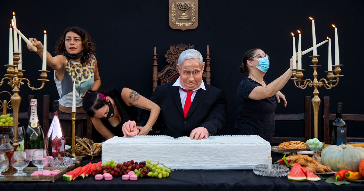 Israeli artist takes aim at Netanyahu with life-size statue | The ...