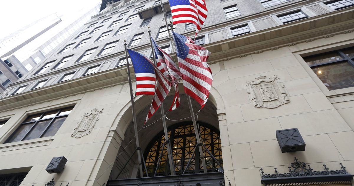 Amazon continues hiring push in tech hubs, with former HQ2 New York in ...