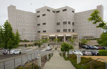 COVID infections hit 31 inmates and 6 staff at federal detention center ...