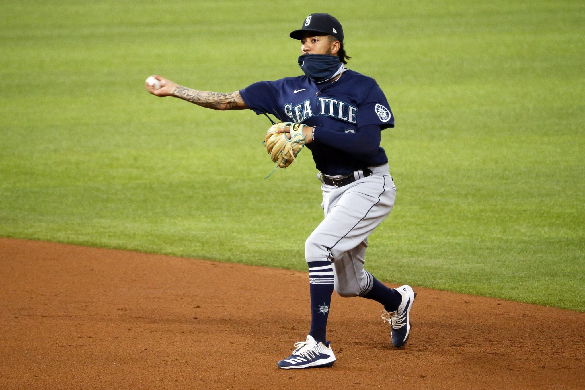 A day later, Mariners offense goes quiet in a 4-2 loss to the Rangers ...