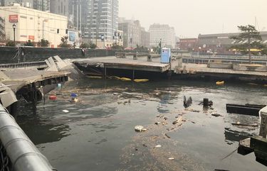 Part of Pier 58 collapses on Seattle waterfront, injuring 2, after ...