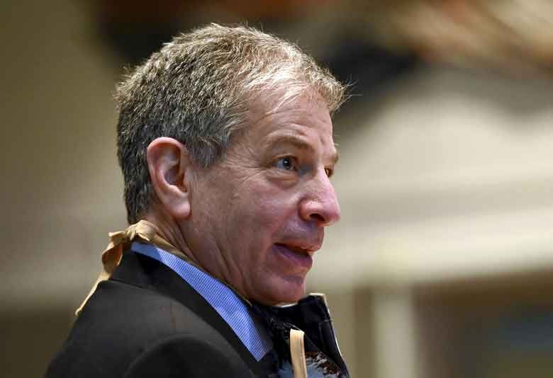 Nude photos and death threats: Scandal topples Alaska mayor | The ...
