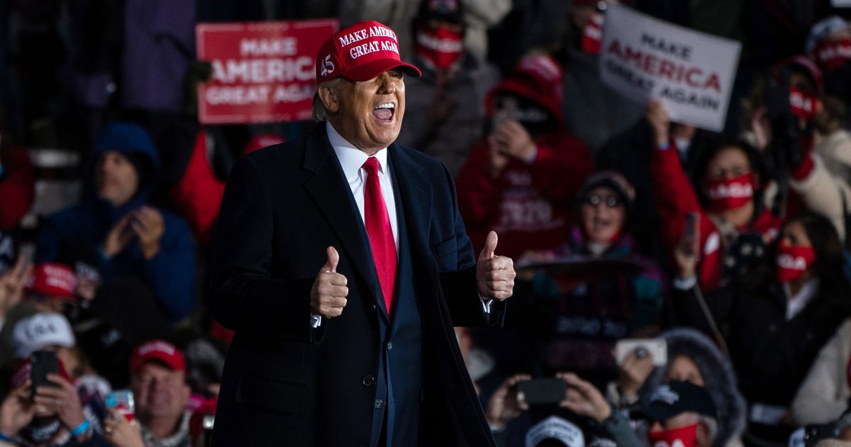 Trump measures his success by crowd size | The Seattle Times