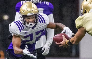 Meet redshirt freshman running back Cameron Davis, UW Huskies’ wild ...