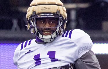 The Bronsons always win: how Husky defensive lineman Josiah Bronson’s ...