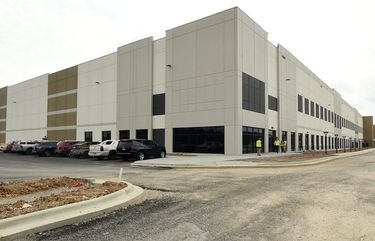 Amazon warehouse workers in Alabama file to hold unionization vote ...